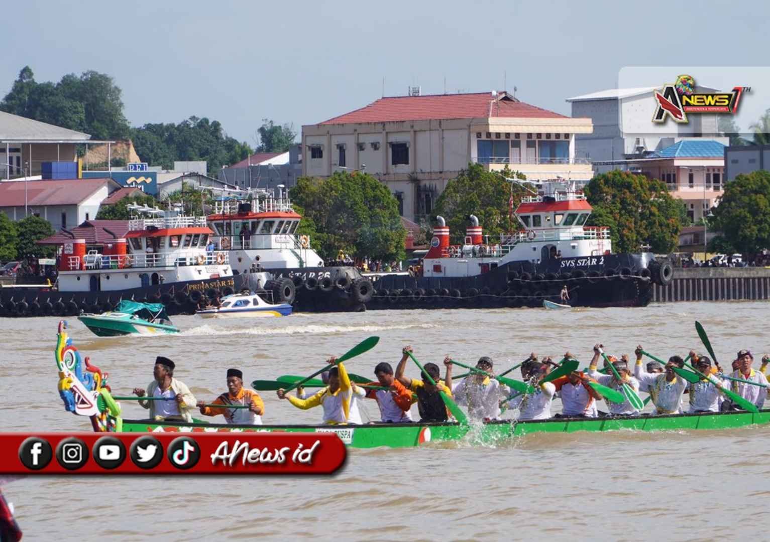 Lomba Perahu Sukses, Kapal Diminta Menepi Dahulu - A News